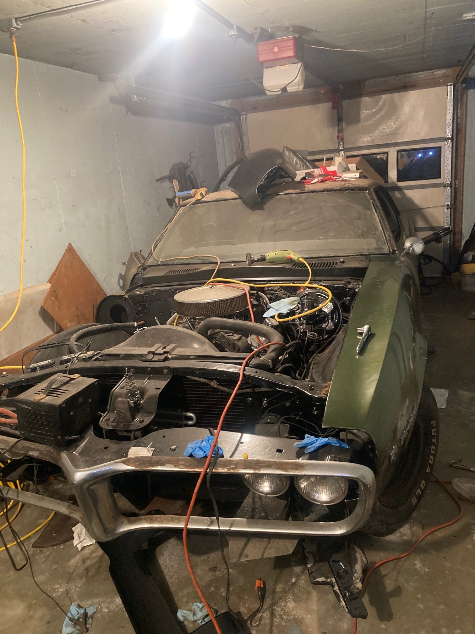 Installing the driver side front fender | Classic Firebird Club